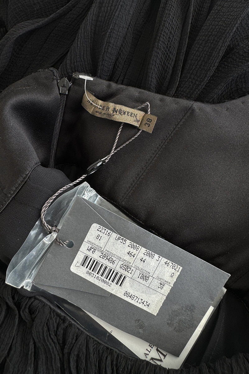 Extraordinary Fall 2008 Alexander McQueen 'The Girl Who Lived in the T ...