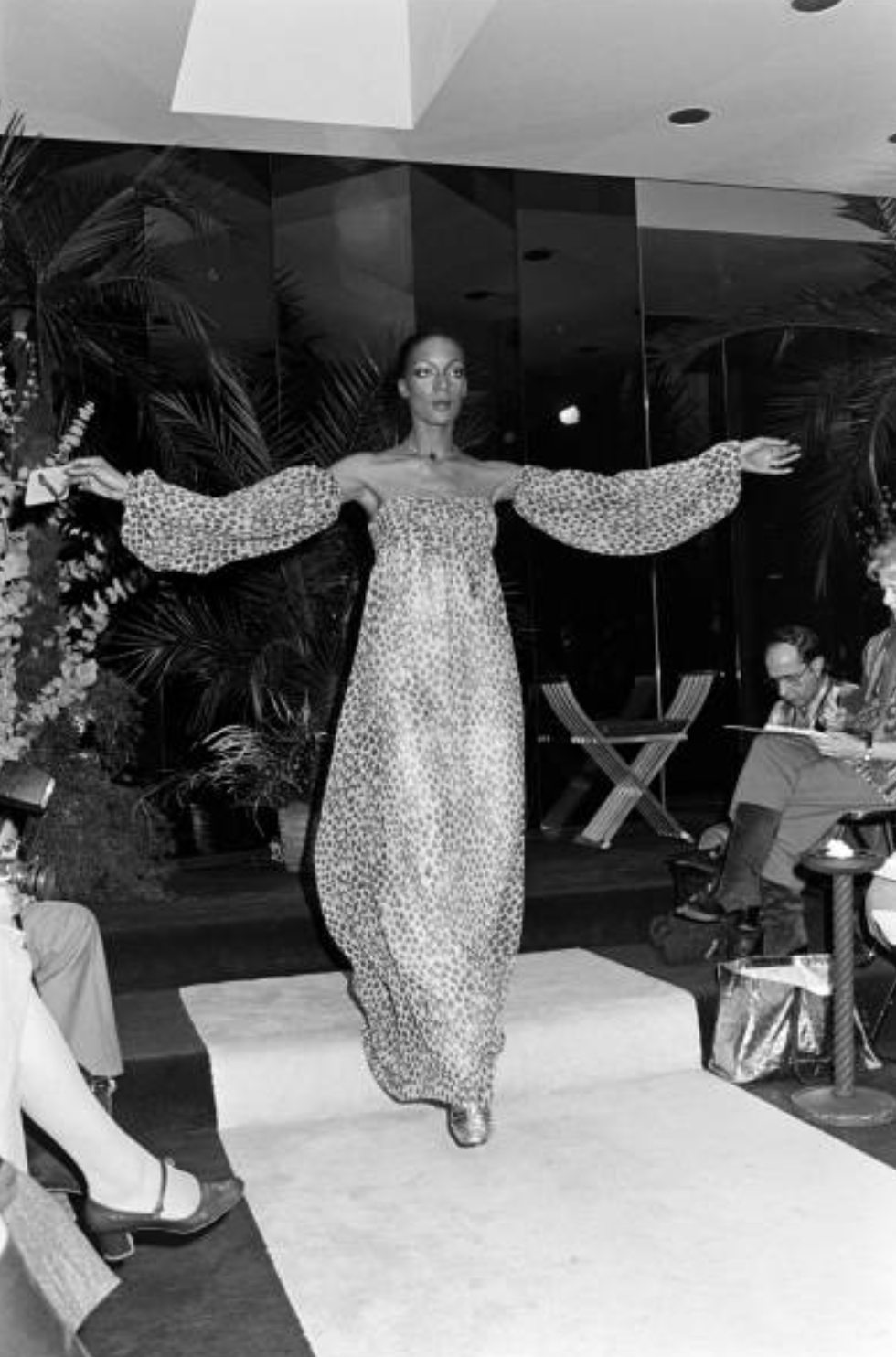 Gorgeous Spring 1977 Givenchy Runway Ad Campaign Strapless Purple Silk ...